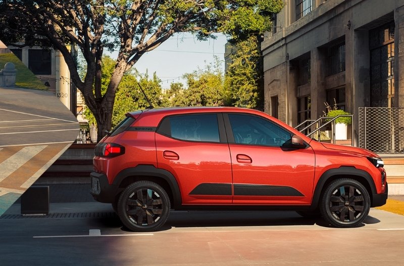 Discover the all new Dacia Spring Brayleys Dacia